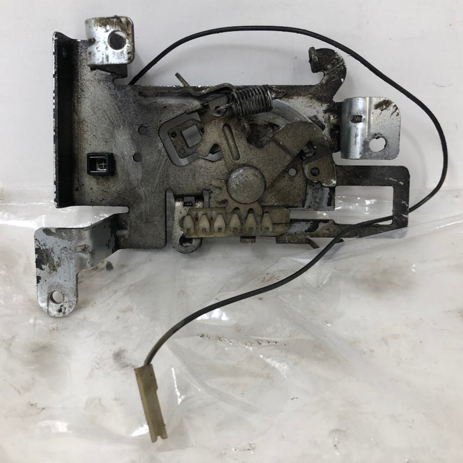 694042 Briggs & Stratton Control Bracket — RC Engine Service